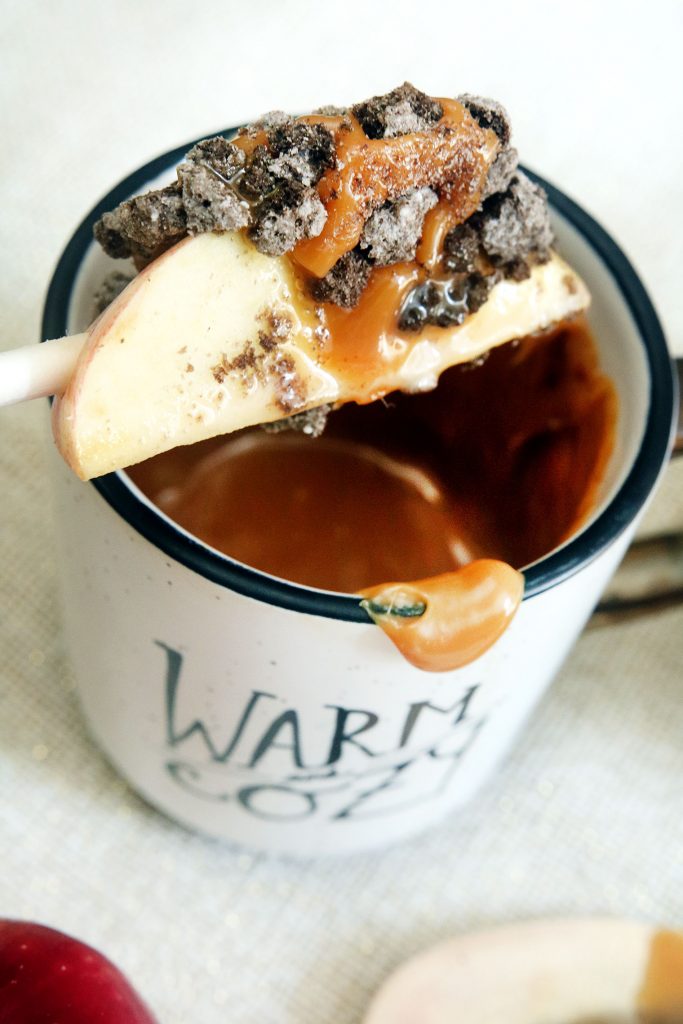 Fall Caramel Apple Dipper Snacks - CurlyCraftyMom.com