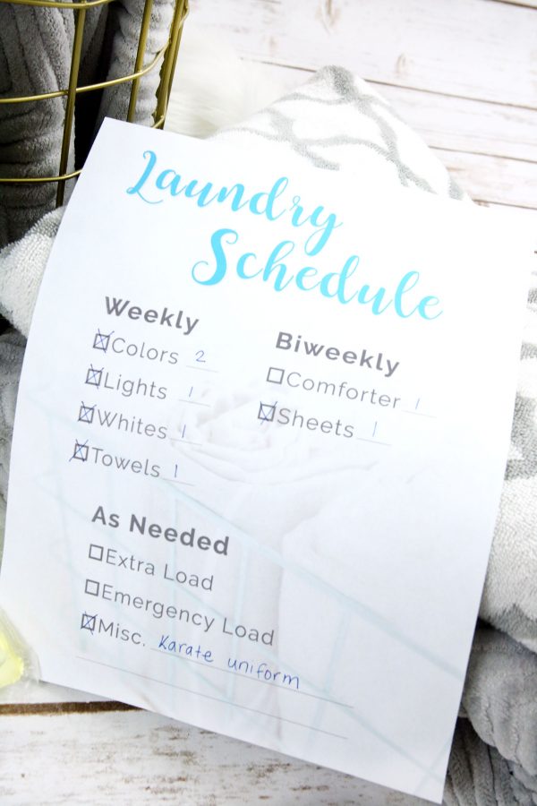 How to Create a Laundry Schedule that Works - CurlyCraftyMom.com