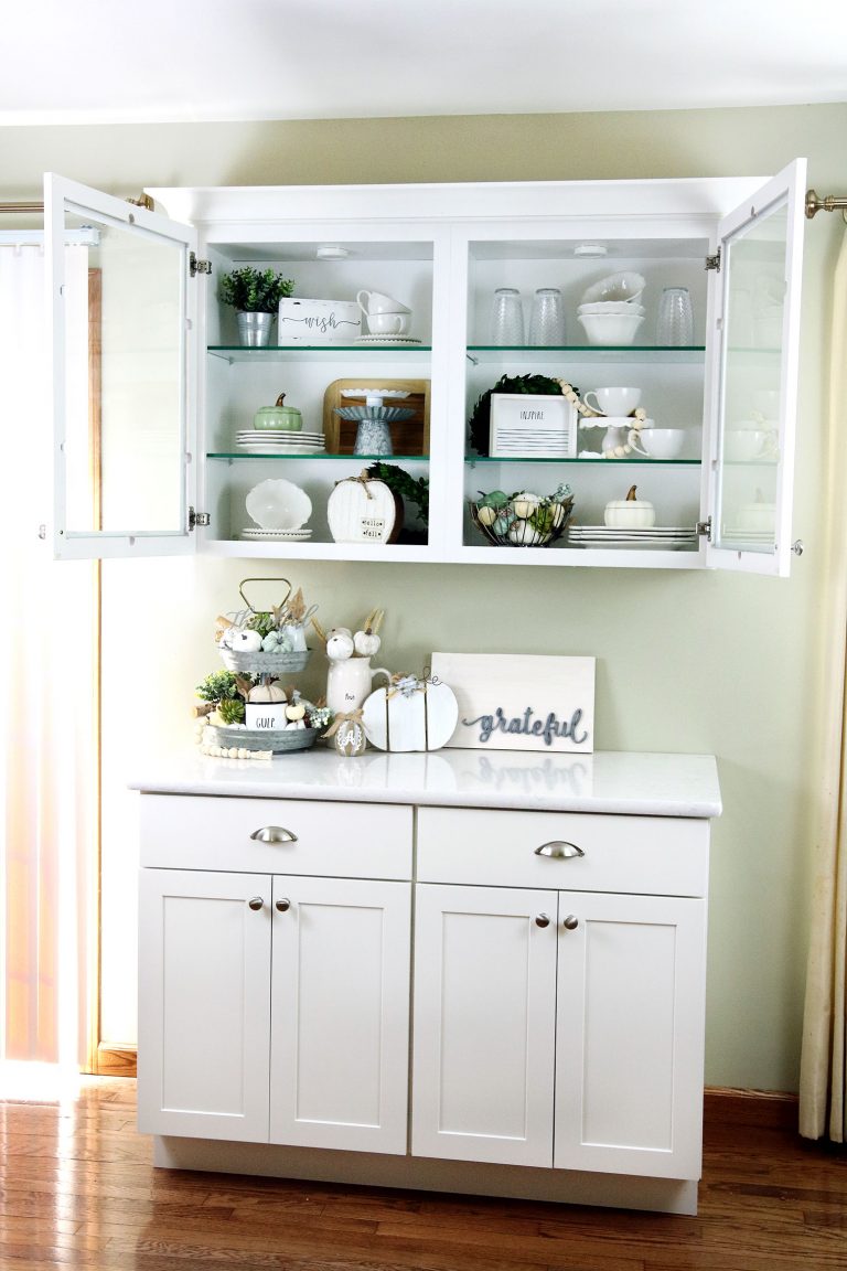 Fall Decorated Serving Area {Kitchen Reveal 1 of 3} - CurlyCraftyMom.com
