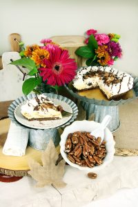 How to Easily Set Up a Dessert Area for the Holidays - CurlyCraftyMom.com